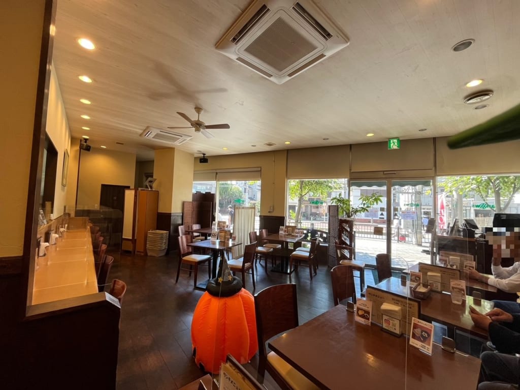 【京都市右京区】14周年を迎えた『Cafe Arrows』で開放感ある店内から路面電車を眺めながら、メニュー豊富で充実のランチタイムを満喫♪新 ...